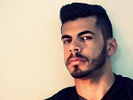Ator Jhon Ramos estreia em peça de comédia que fala sobre o Rio do ...