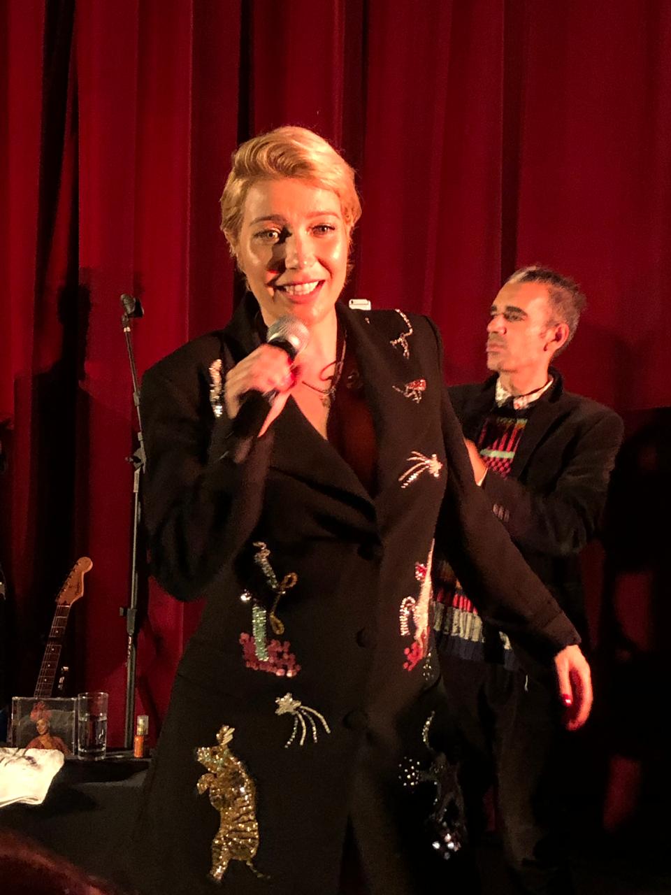 Discover This Way do Hotel Renaissance - Cartão de Visita News