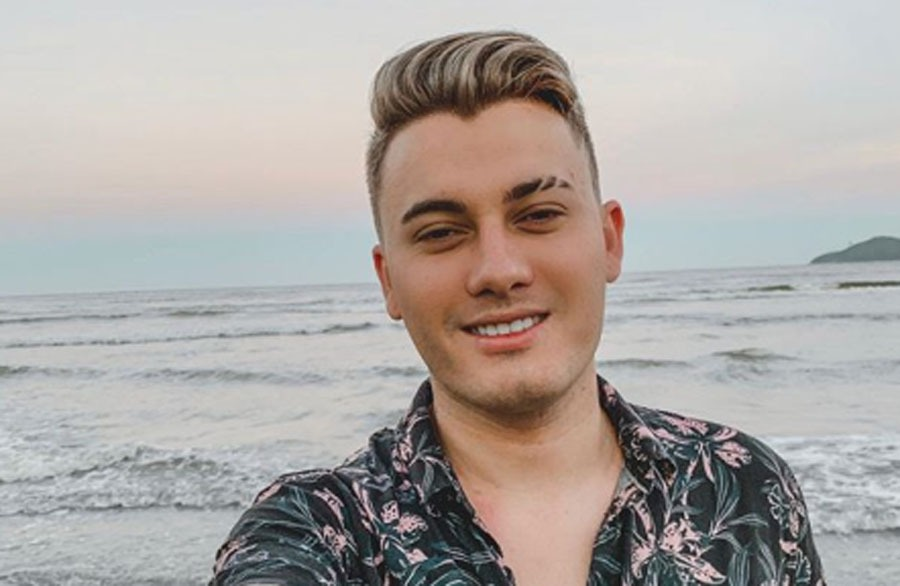 João Caetano, famoso youtuber brasileiro, lança livro ensinando a ...