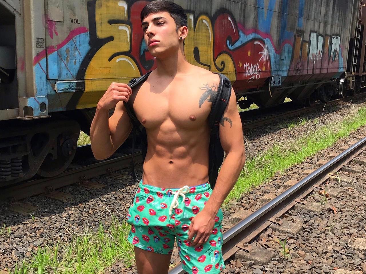 Luan Ferreira, modelo e Digital Influencer, é a grande aposta das redes sociais atualmente ...