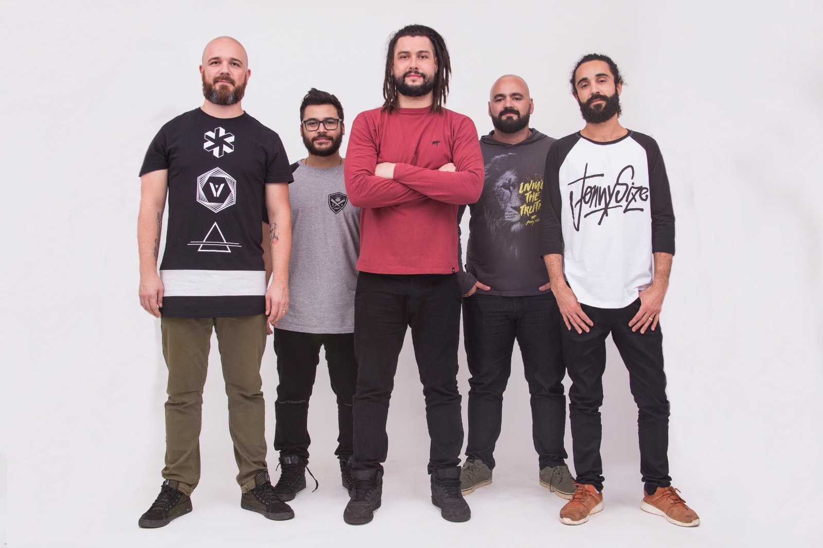 Maneva lança um álbum inédito que propõe um novo olhar para grandes ...