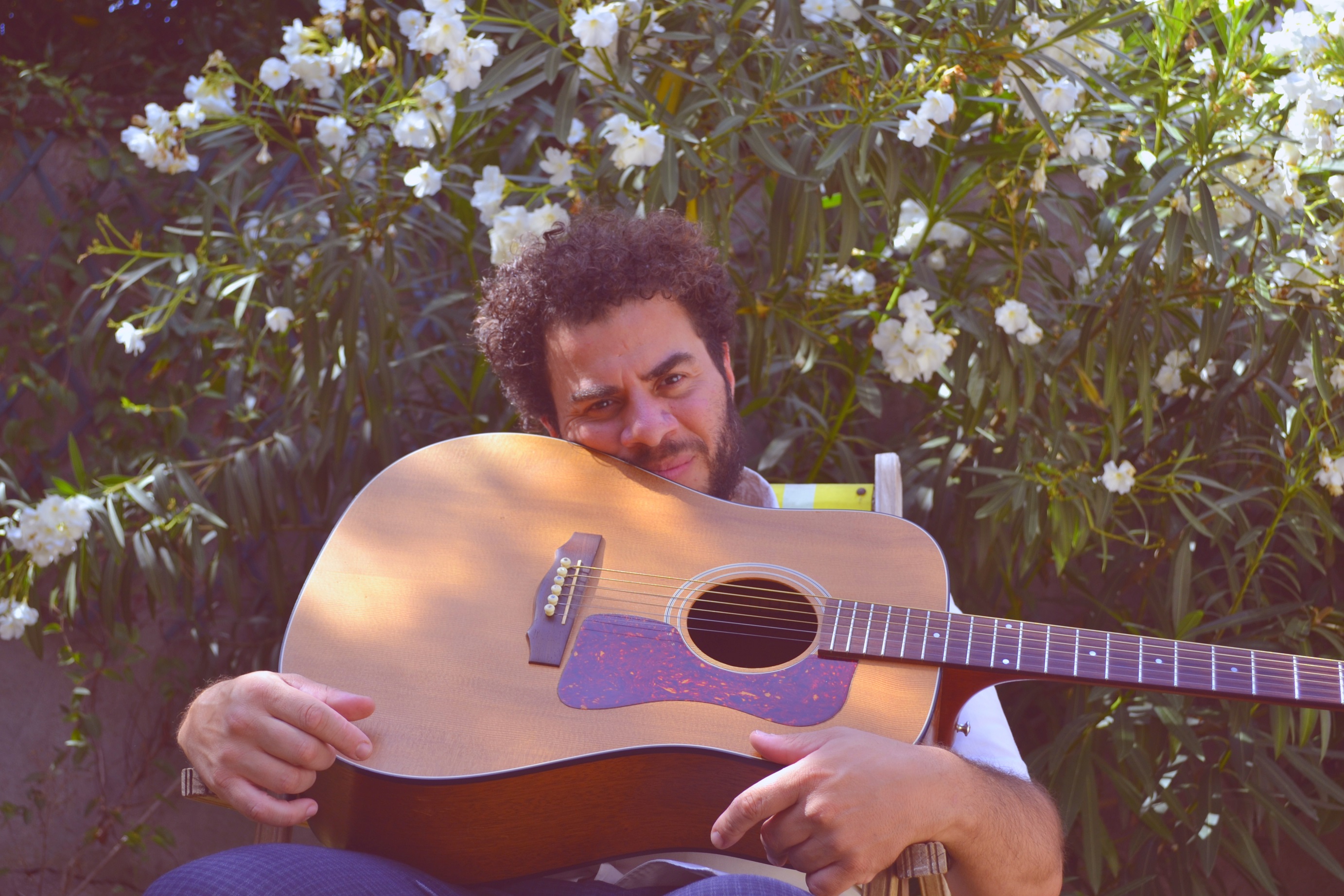 Daniel Zé divulga o lançamento do clipe Obabaô - Cartão de Visita News