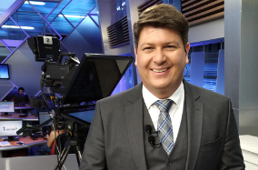 Apresentador Rodrigo Pagliani veste Tratto Sottile - Cartão de Visita News