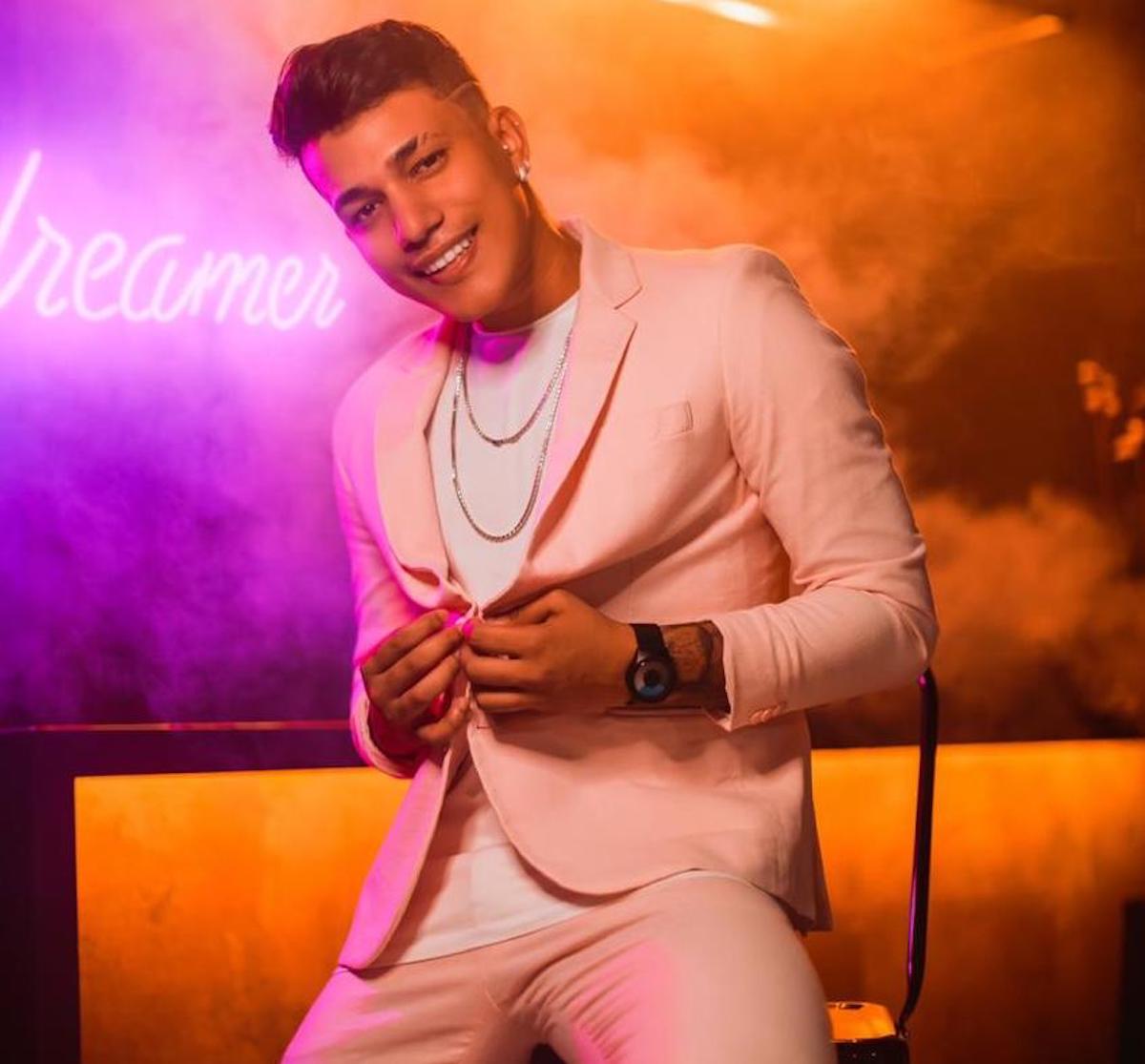 Alê Oliveira: cantor e dançarino que se tornou o maior nome do brega ...