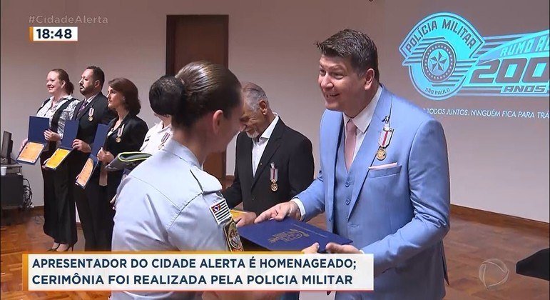 Apresentador do Cidade Alerta Interior é homenageado pela Polícia ...