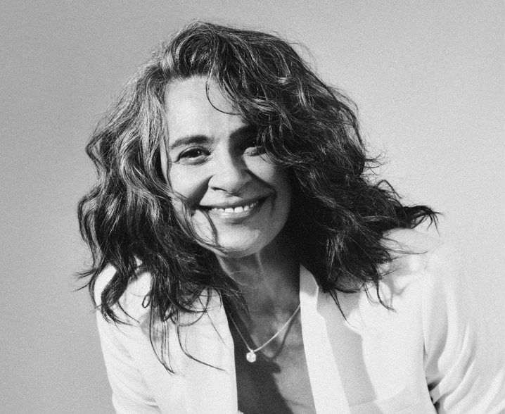 Simone apresenta a sua nova turnê “Tô Voltando”, que celebra os 50 anos ...