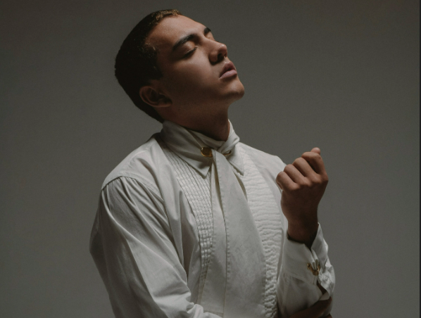 Cantor mexicano Saak lança álbum musical intitulado de ProSaak - Cartão ...