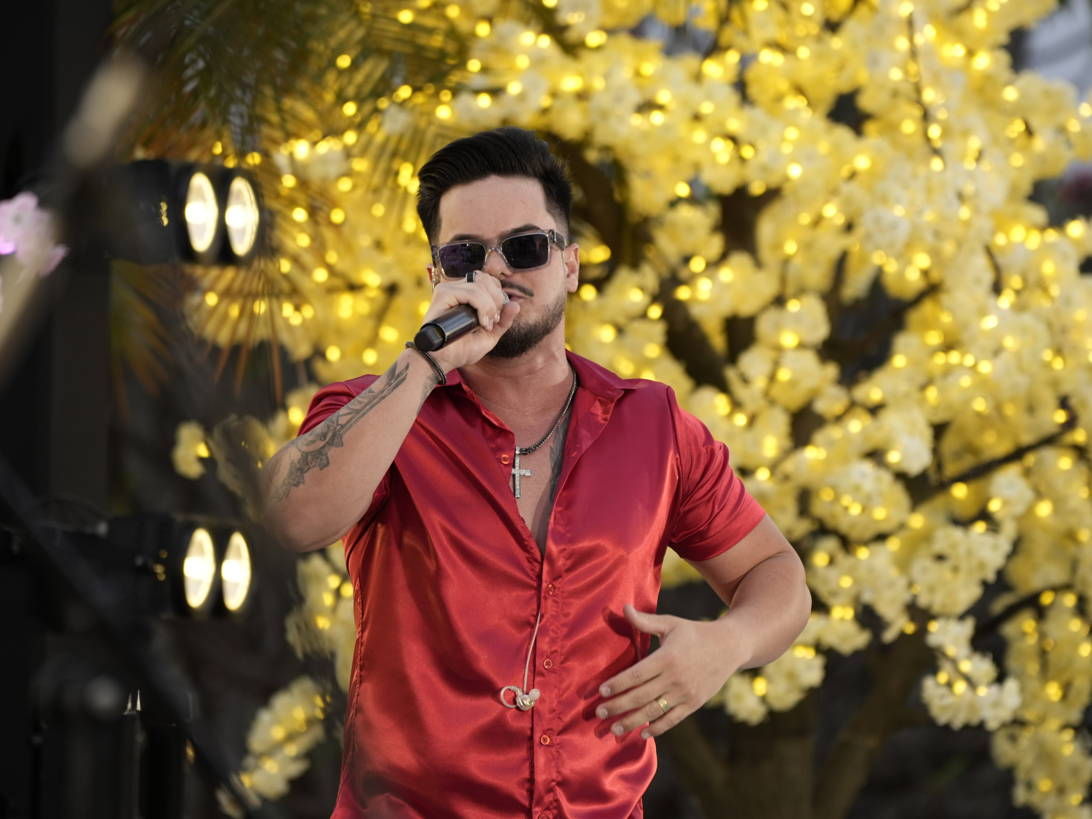 Sertanejo Douglas Ranngel lança pout purri de clássicos de Sandy e ...