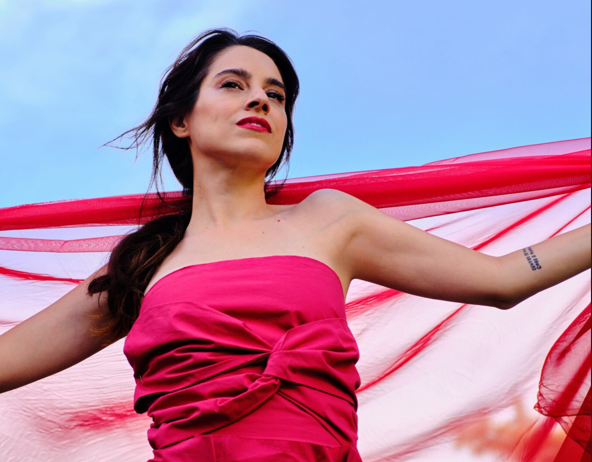 Monique Kessous lança novo single, “Caminho de quem passa” - Cartão de ...