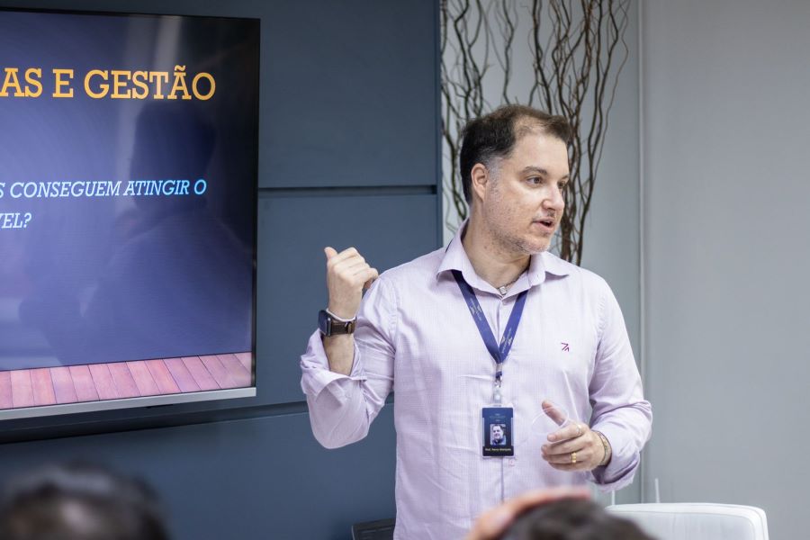 O Cirurgião Dentista Dr. Heros Marques, Idealizador do Podcast Hofin ...