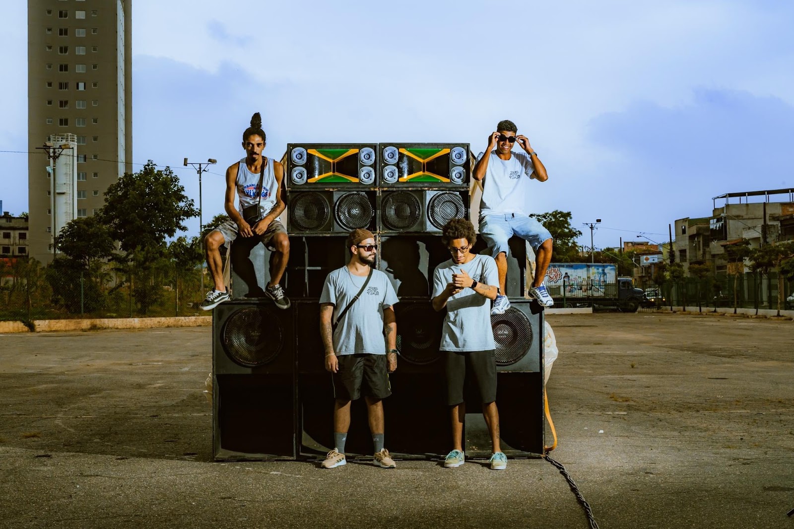 Savana Dub vol. 2: coletânea de reggae com artistas reúne nomes como Marina Peralta e Solano ...