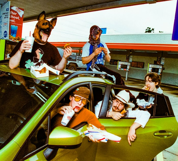 Fat Dog lança seu álbum de estreia “WOOF” - Cartão de Visita News