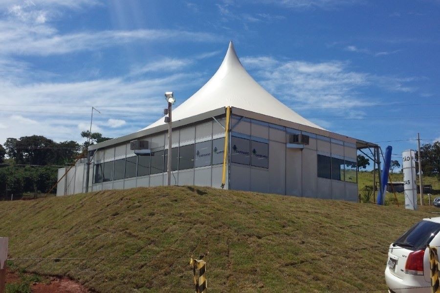 Estrutura Octanorm: Versatilidade e Eficiência em Eventos - Cartão de ...