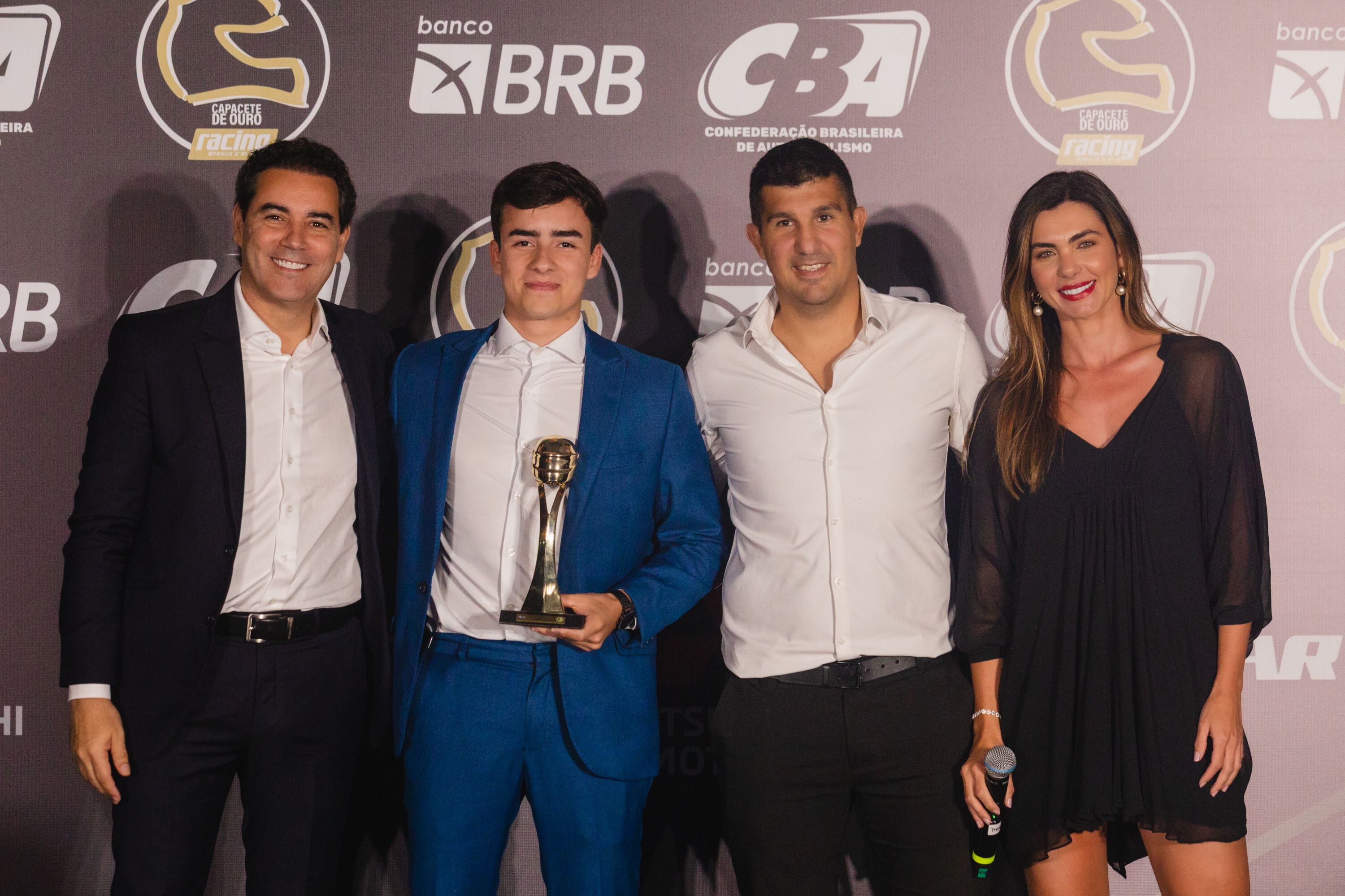 Arthur Gama celebra Capacete de Ouro após título da Stock Series ...