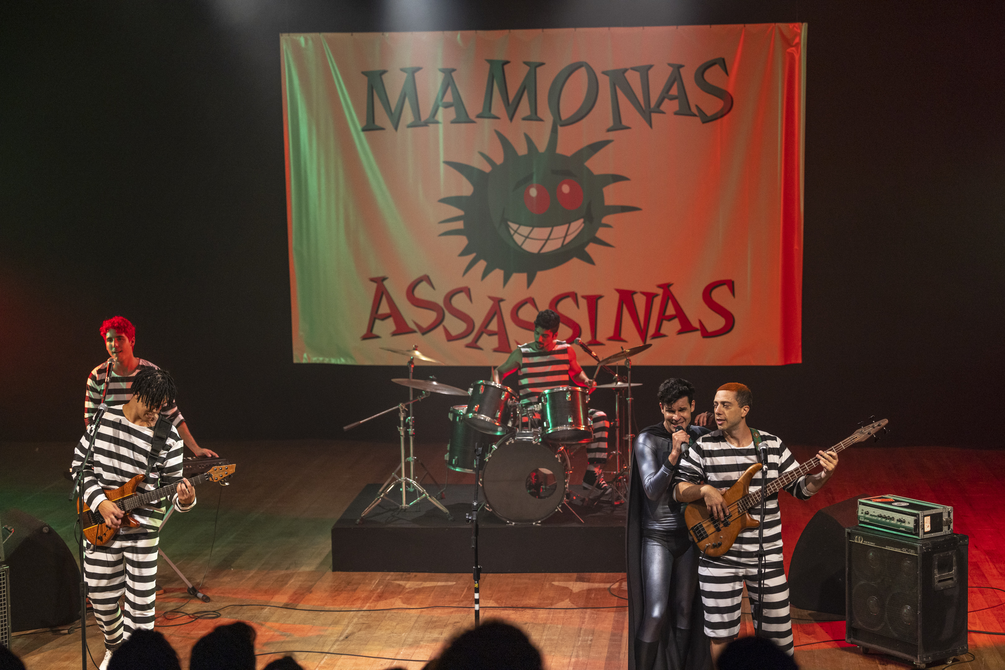Confira imagens inéditas e making off de MAMONAS ASSASSINAS: O FILME ...