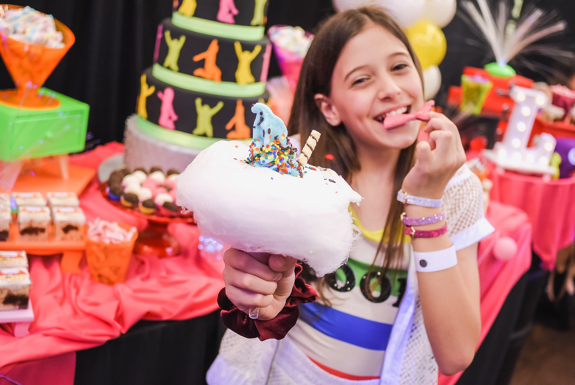 Laura Rauseo comemora 12 anos em parque de trampolim - Cartão de Visita ...